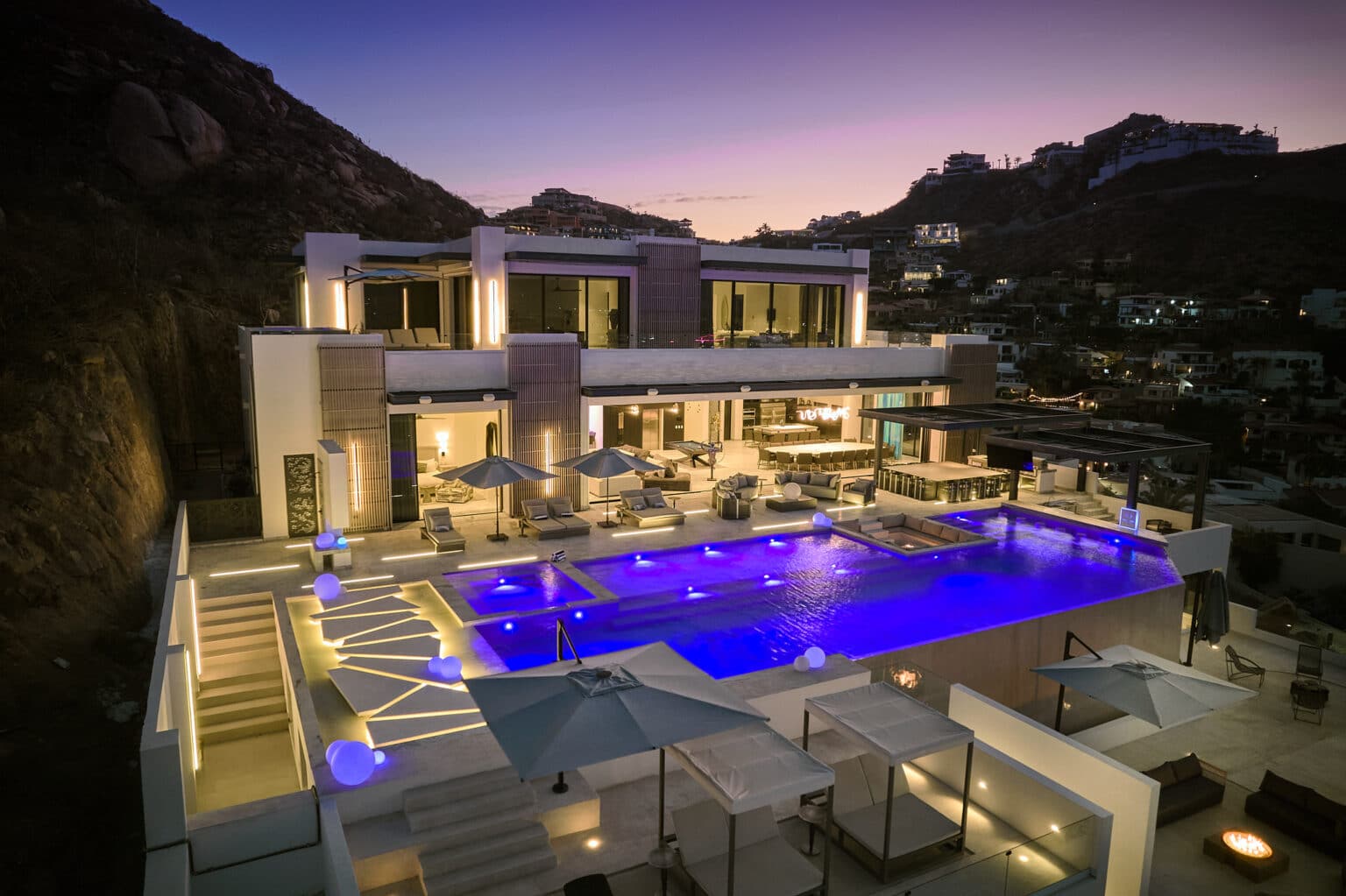 How to host an art show in Cabo in a VIlla - Cabo Villa Vegas Dave